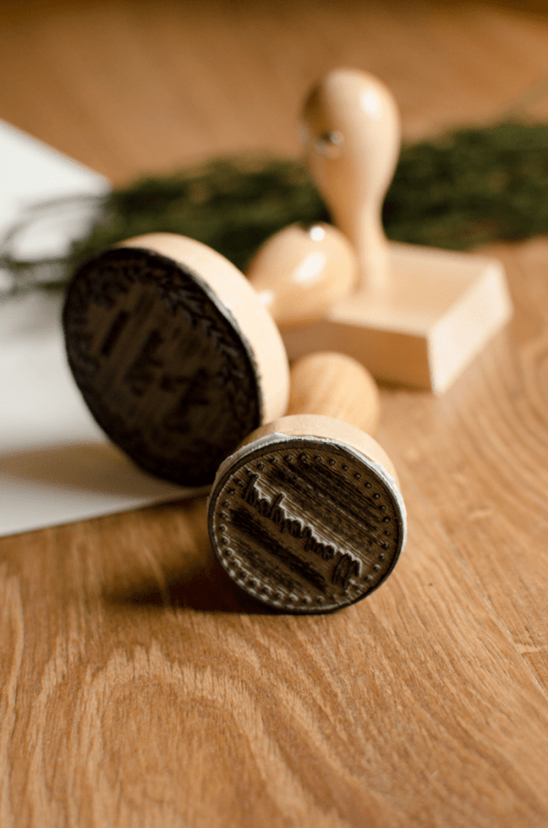 Personalizuotas apvalus antspaudas 4 cm - Popierinė | Išskirtiniai ...